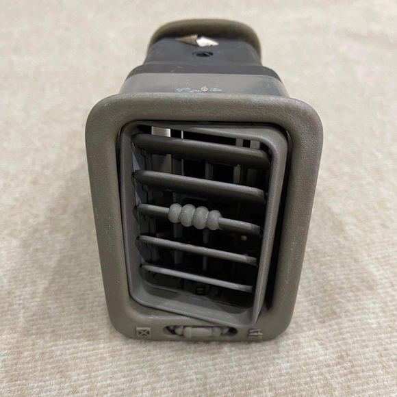 General Motors | Other | Chevrolet Gmc Cadillac Center Dash Ac Air Vent ...